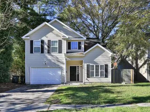 !WOW! Single Family home in Norfolk 2823 Lens Ave