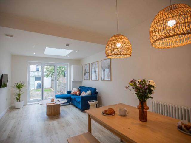 Wow Stunning Brand New En Suite Rooms Available Now Room 6
