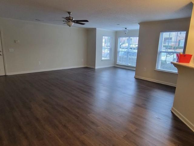 WM Amesbury 1 Bedroom Apartment for Rent at 5328 W Market St, Greensboro, NC 27409