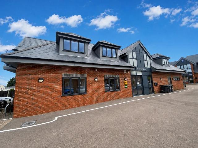 Wrotham Road, Meopham 2 bed flat to rent £1,550 pcm £358 pw