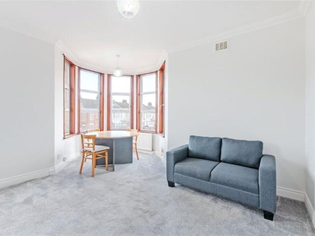 Wrottesley Road, Harlesden 2 bed flat to rent £1,898 pcm £438 pw