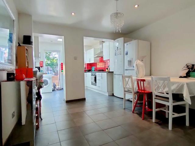 Wrottesley Road, London SE18 3 bed townhouse to rent £2,300 pcm £531 pw