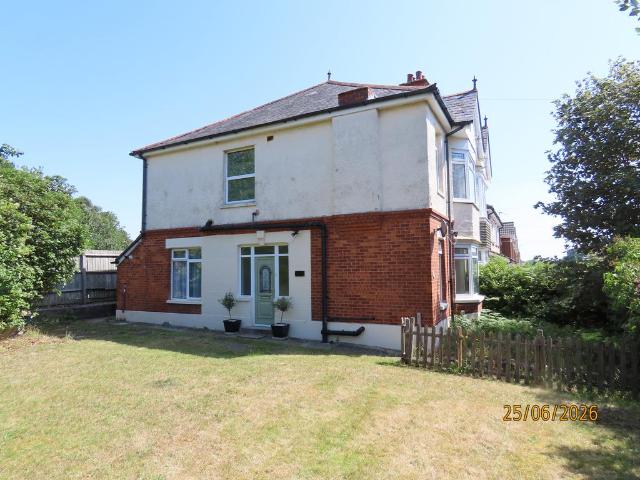 Wroxham Road, Poole BH12 4 bed semi detached house to rent £1,580 pcm £365 pw