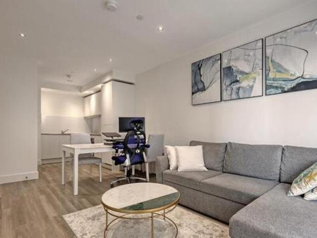 Wray Avenue, London, 1 Bedroom Apartment