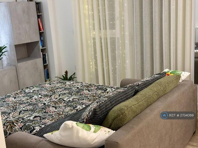 Wray Avenue, London, E16 1 bed flat to rent £2,000 pcm £462 pw