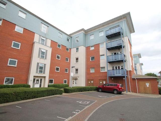 Wraysbury Drive, West Drayton UB7, 1 bed flat to rent, £1,400 pcm | PrimeLocation