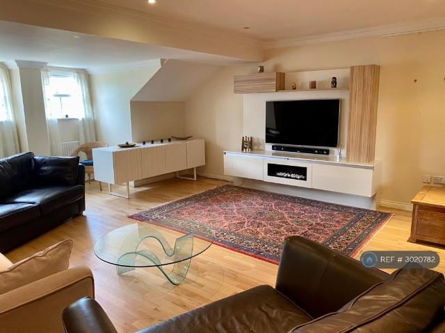 Wraysbury, Wraysbury. 1 bed in a flat share to rent £1,000 pcm £231 pw