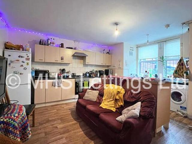 Wrangthorn Place, Leeds, 4 Bedroom Terraced
