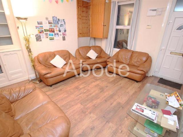 Wrangthorn Terrace, Hyde Park, Leeds 5 bed house to rent £3,090 pcm £713 pw