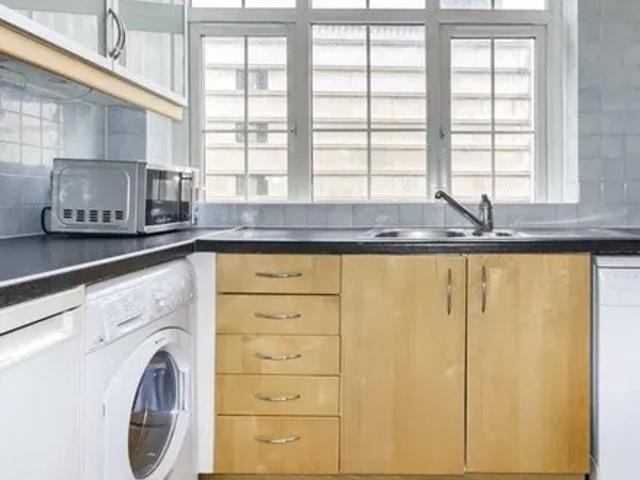 Wrap City Kebab, 318 Vauxhall Bridge Road, London, SW1V 1AA, United Kingdom | Studio apartment for rent #140227410 | Rentberry