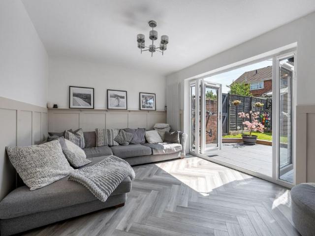 Wren Close, Melton Mowbray, LE13 4 bed terraced house to rent £1,495 pcm £345 pw