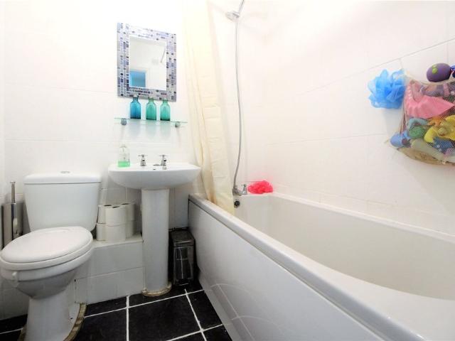 Wren Court, Ash, Aldershot, Surrey, GU12