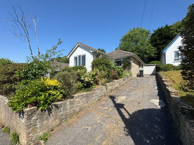 Wren Crescent, Poole BH12, 3 bed detached bungalow to rent, £1,550 pcm | PrimeLocation