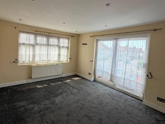 Wren Road, Dagenham RM9, 4 bed end terrace house to rent, £2,650 pcm | PrimeLocation
