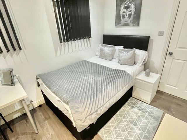 Wren Street Room 3