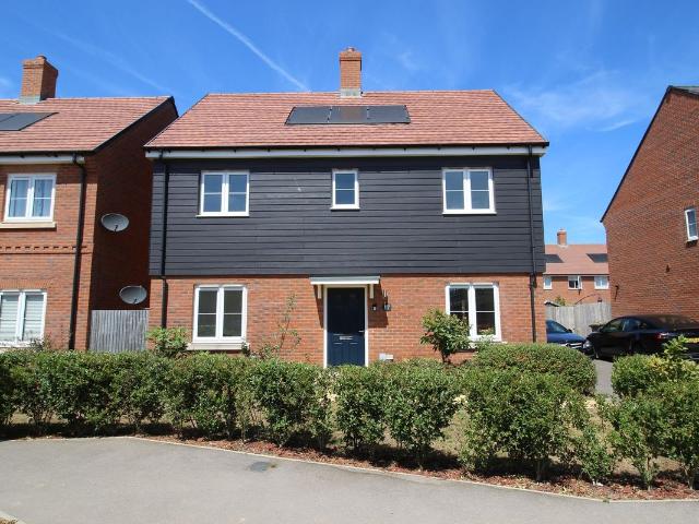 Wren Walk, Botley SO32, 4 bed detached house to rent, £2,100 pcm | PrimeLocation