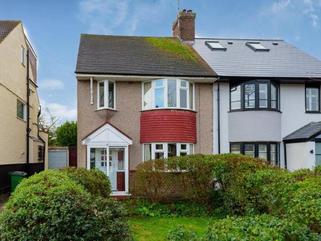 Wricklemarsh Road, Blackheath. 4 bed semi detached house to rent £2,400 pcm £554 pw