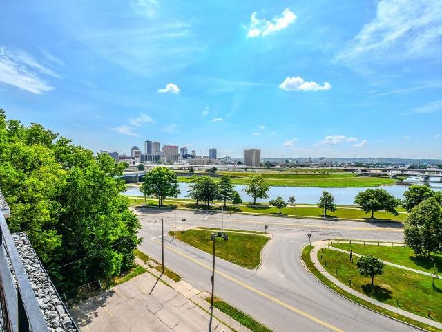 Wright View Apartments 2 Bedroom Apartment for Rent at 848 Riverview Ter, Dayton, OH 45402 Old Dayton