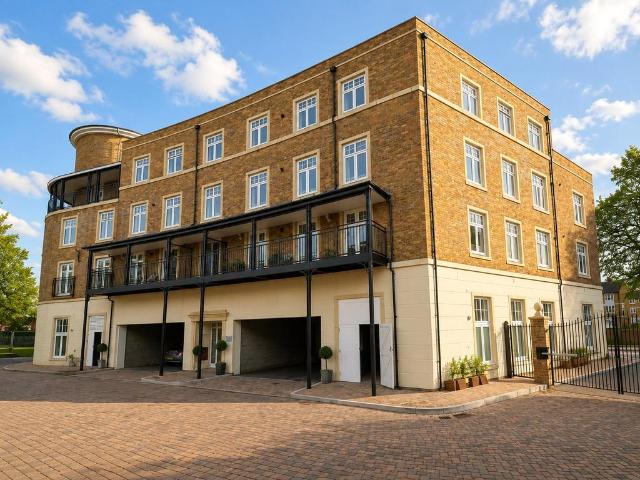 Wrights Court, 6 Jefferson Place. 2 bed apartment to rent £1,800 pcm £415 pw