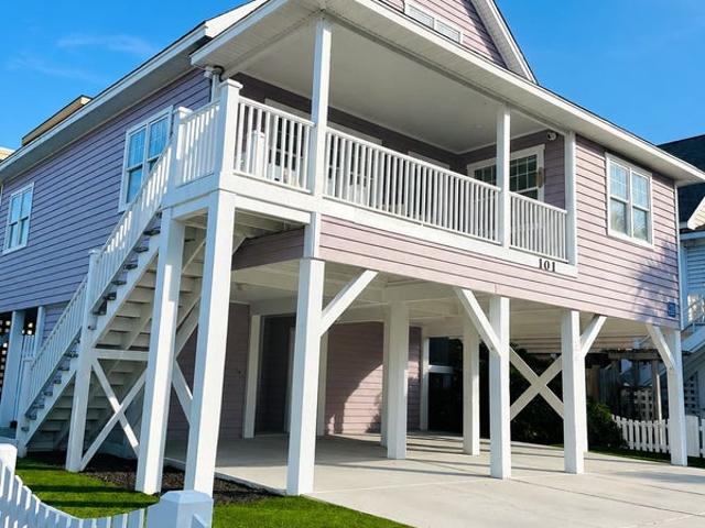 Wrightsville Beach Living August Move in
