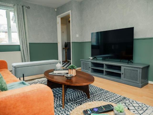 Wrigley Avenue, Bradford BD4, 2 bed semi detached house to rent, £1,100 pcm | PrimeLocation