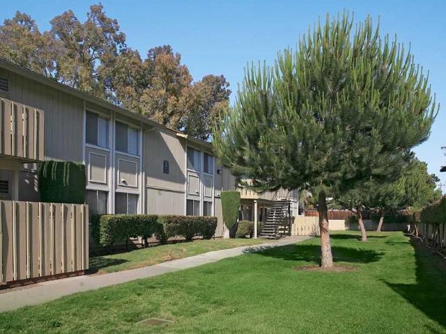 www.almadenterrace.com 3 Bedroom Apartment for Rent at 2118 Canoas Garden Ave, San Jose, CA 95125 Almaden Clare Felice