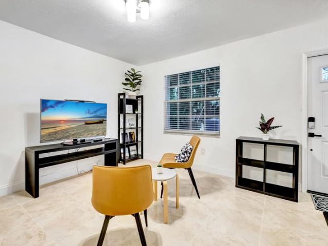 Wynwood Midtown Modern & Beautiful Miami Duplex