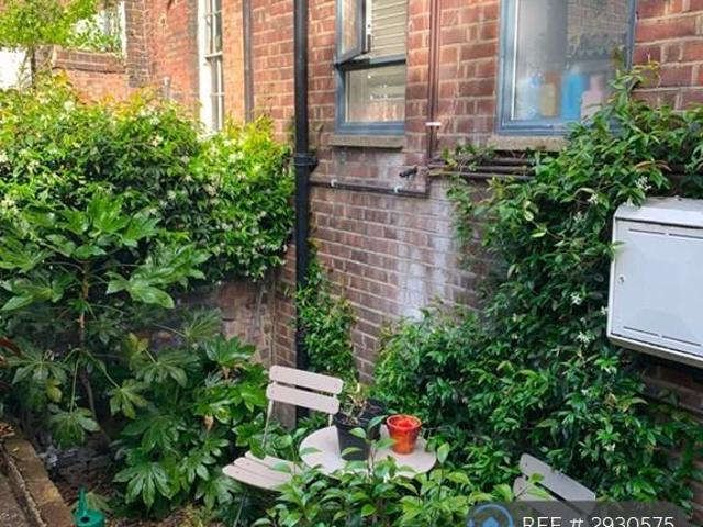 Wynyatt Street, London, EC1V Studio to rent £1,600 pcm £369 pw