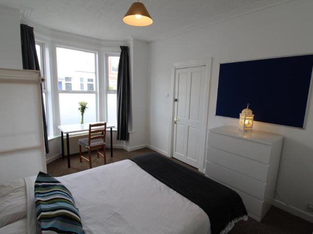 Wyndcliffe Road, Southsea PO4 4 bed terraced house to rent £2,305 pcm £532 pw