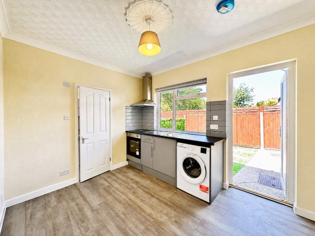 Wyndale Avenue, London NW9, Studio to rent, £925 pcm | PrimeLocation