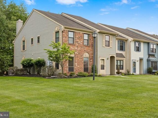 Wyndham Pl, Trenton, Condo For Sale