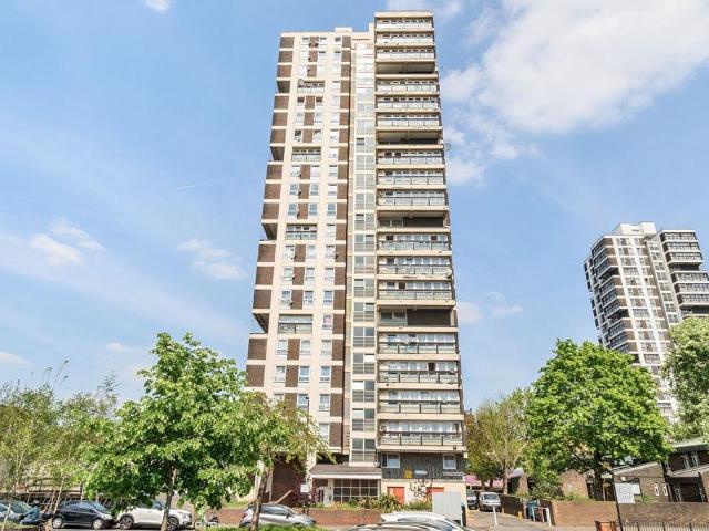 Wyndham Road, Camberwell, London, SE5 2 bed flat to rent £2,300 pcm £531 pw
