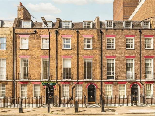 Wyndham Street, London W1H 3 bed flat to rent £4,500 pcm £1,038 pw