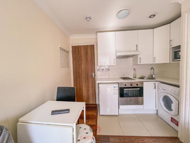 Wyndham Street, Marylebone, London. 1 bed flat to rent £1,950 pcm £450 pw