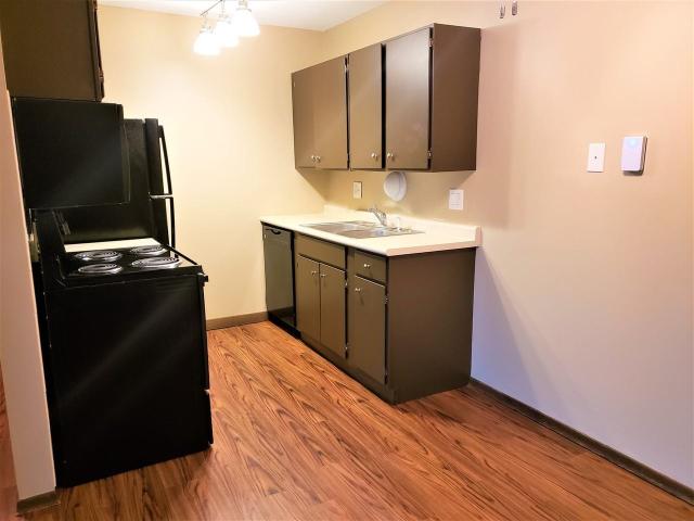Wyndsor Terrace Studio Apartment for Rent at 4112 Westbrook Dr, Ames, IA 50014 Edwards