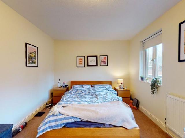 Wynford Road, London, N1 9TY 3 bed flat to rent £3,700 pcm £854 pw