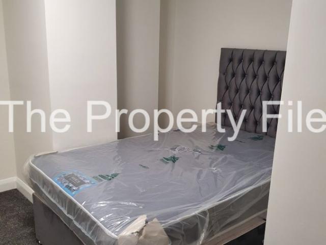 Wynnstay Grove, Fallowfield M14, 2 bed flat to rent, £1,150 pcm | PrimeLocation