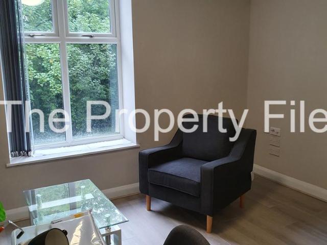 Wynnstay Grove M14 3 bed apartment to rent £2,250 pcm £519 pw