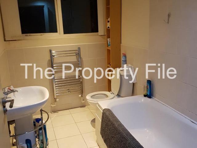Wynnstay Grove M14 4 bed apartment to rent £2,600 pcm £600 pw