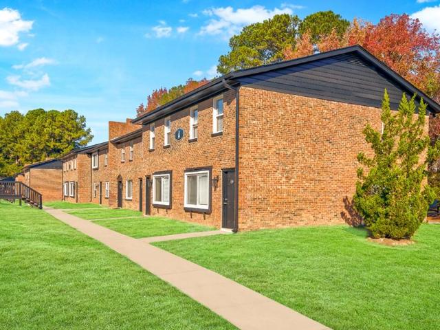Wynsum Townhomes 3 Bedroom Apartment for Rent at 2292 Fox Ridge Manor Road, Raleigh, NC 27610 Southeast Raleigh