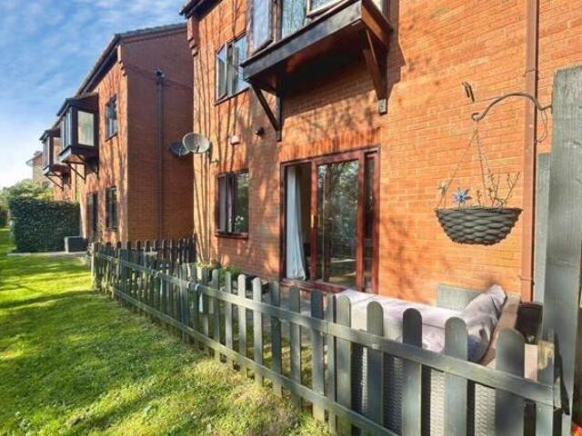 Wyatt Close, High Wycombe, 2 Bedroom Maisonette