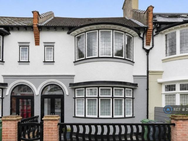 Wyatt Park Road, London, SW2 4 bed terraced house to rent £4,000 pcm £923 pw