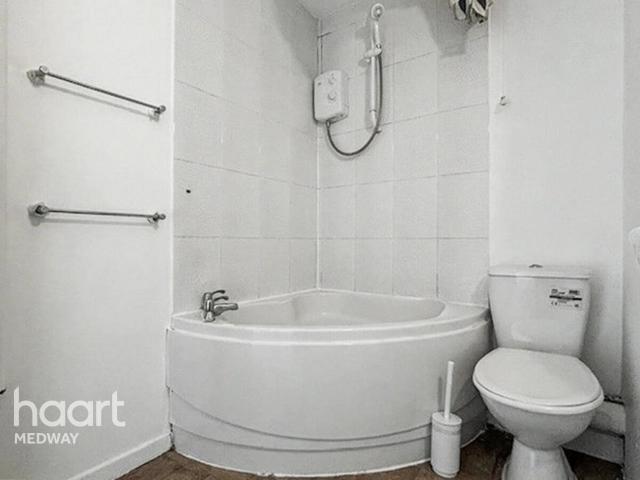Wyatt Place, ROCHESTER 2 bed apartment to rent £1,150 pcm £265 pw