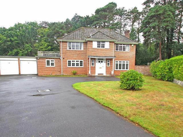 Wychwood Close, Bournemouth 4 bed detached house to rent £2,220 pcm £512 pw