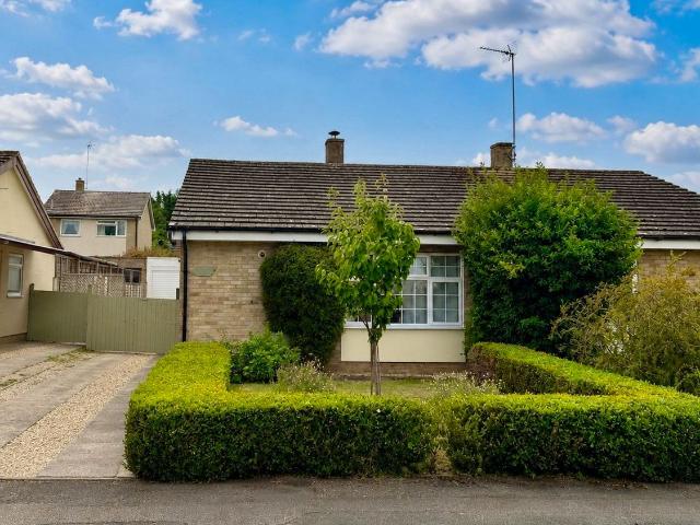 Wychwood Close, Milton Under Wychwood, Chipping Norton OX7, 2 bed bungalow to rent, £1,300 pcm | PrimeLocation