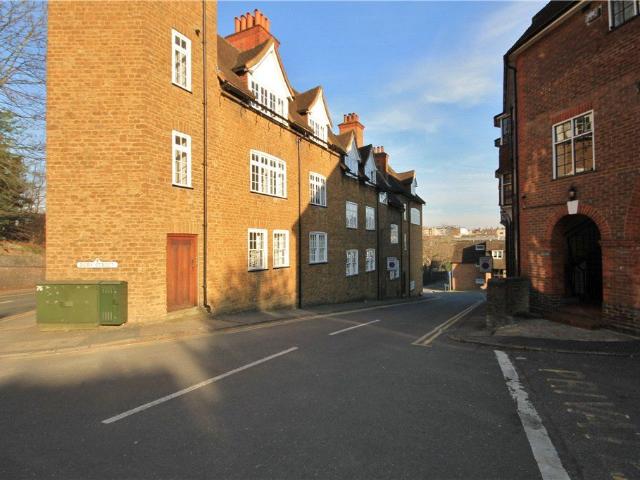 Wycliffe Buildings, Portsmouth Road, Guildford, Surrey GU2, Studio to rent, £1,050 pcm | PrimeLocation