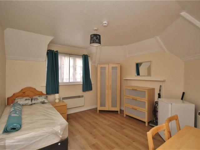 Wycliffe Buildings, Portsmouth Road, Guildford, Surrey, GU2 4BW
