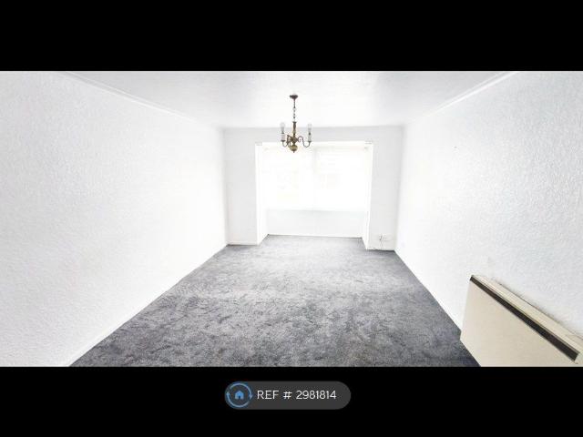 Wycliffe Gardens, Shipley BD18, 2 bed flat to rent, £700 pcm | PrimeLocation