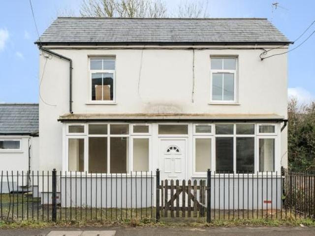 Wycombe Lane, Wooburn Green, High Wycombe HP10, 1 bed flat to rent, £1,000 pcm | PrimeLocation