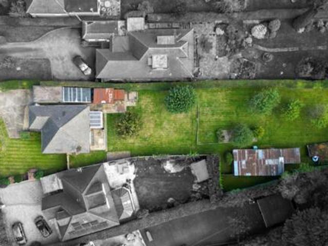 Wycombe Road, Holmer Green, 2 Bedroom Bungalow